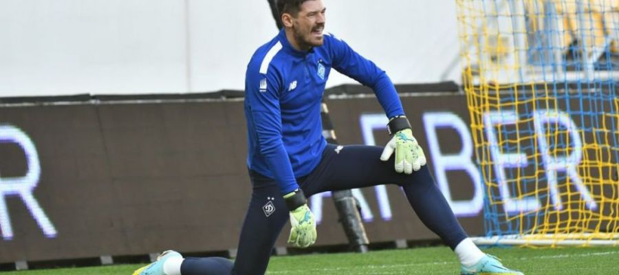 Голкіпер Динамо опинився в Барселоні: що відомо | Команда №1